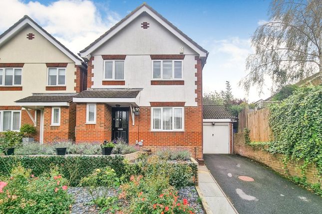 Turner Close, Guildford, Surrey GU4, 3 bedroom detached house for sale ...