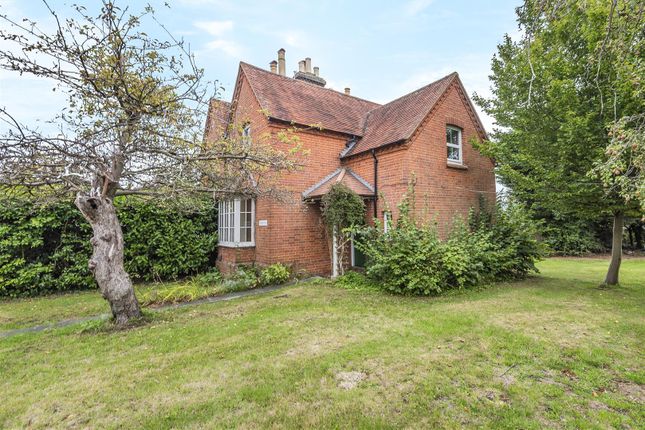 Merrow Street, Merrow, Guildford GU4, 2 bedroom semi-detached house for ...