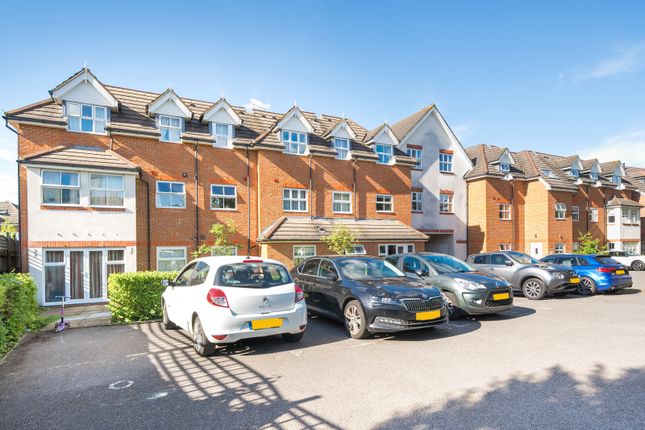 Goldsworth Road, Woking, Surrey GU21, 2 bedroom flat for sale ...