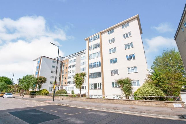 Make an offer for Flat 43, Park Gates, 11 Chiswick Place, Eastbourne ...