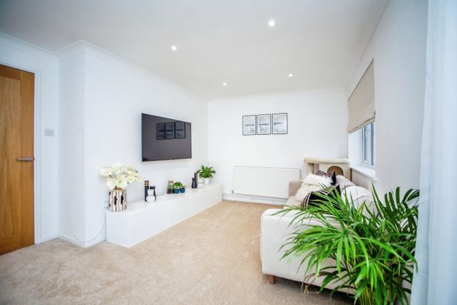 Tyler Drive, Rainham, Gillingham ME8, 3 bedroom semi-detached house for ...