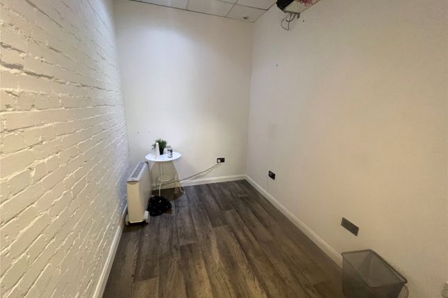 High Street, Rayleigh, Essex SS6, retail premises to let - 63990382 ...