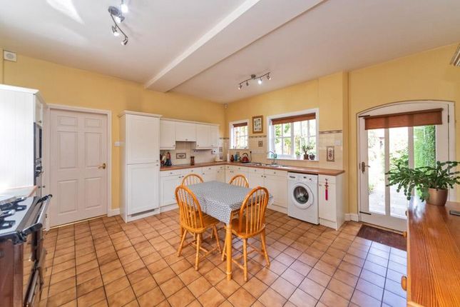 Syerston Hall Park, Syerston, Newark NG23, 3 bedroom barn conversion ...