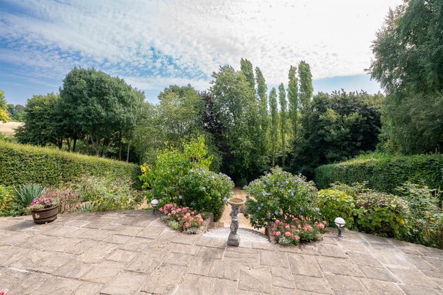 Silverthorn Drive, Longdean Park, Hertfordshire HP3, 5 bedroom detached ...