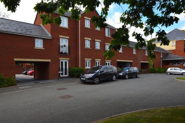 2 bed flat for sale in Russell Walk, Exeter EX2 - Zoopla