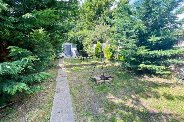 Reginald Street, Luton, Bedfordshire LU2, 3 bedroom semi-detached house ...