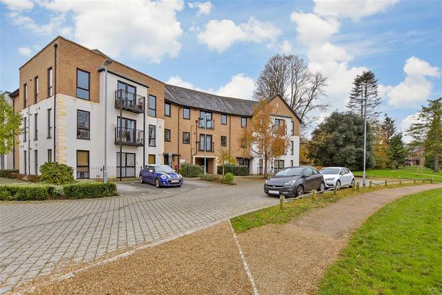 Wills Crescent, Leybourne, West Malling, Kent ME19, 1 bedroom flat for ...