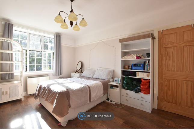 Norbiton Hall, Kingston Upon Thames KT2, room to rent - 70494759 ...