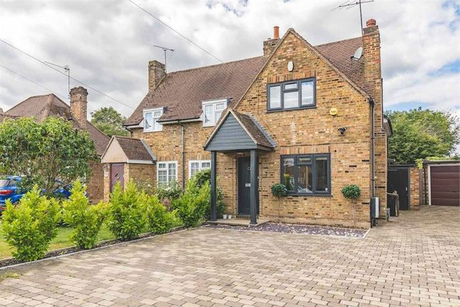 Houses for Sale in Langley Park Road, Iver SL0 - Langley Park Road ...