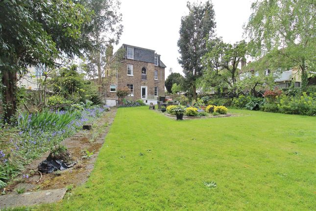 Homes for Sale in Isleworth - Buy Property in Isleworth - Primelocation