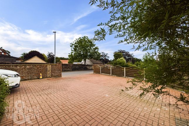 Station Road, Ditchingham, Bungay NR35, 4 bedroom detached house for ...