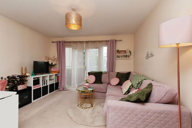 Sinclair Drive, Basingstoke, Hampshire RG21, 2 bedroom flat for sale ...