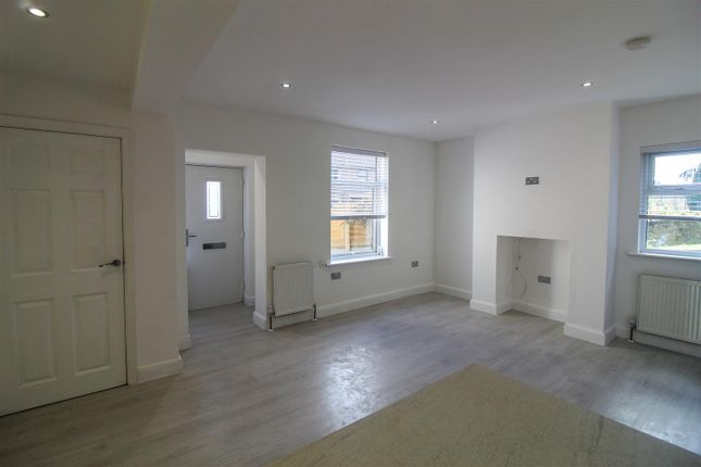 Skellbank, Ripon HG4, 2 bedroom semi-detached house to rent - 68018523 ...