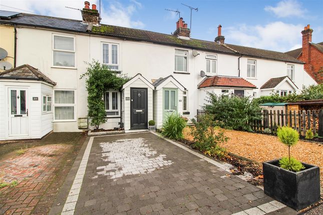 2 bed terraced house for sale in Crawley Road, Horsham RH12 - Zoopla