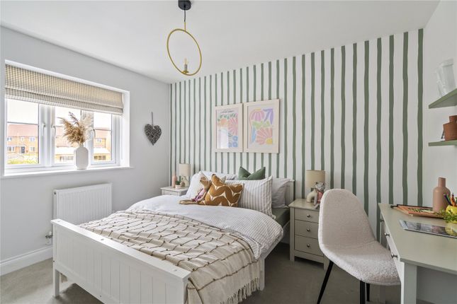 Grange Road, Tongham, Surrey GU10, 3 bedroom semi-detached house for ...