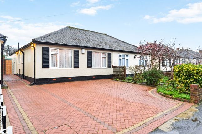 Trafalgar Avenue, Worcester Park KT4, 2 bedroom semi-detached bungalow for sale - 64142843 ...