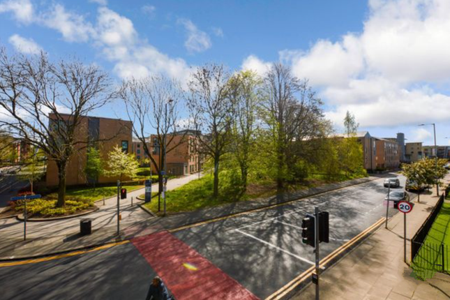 Stretford Road, Manchester M15, 2 bedroom flat for sale - 65922810 ...