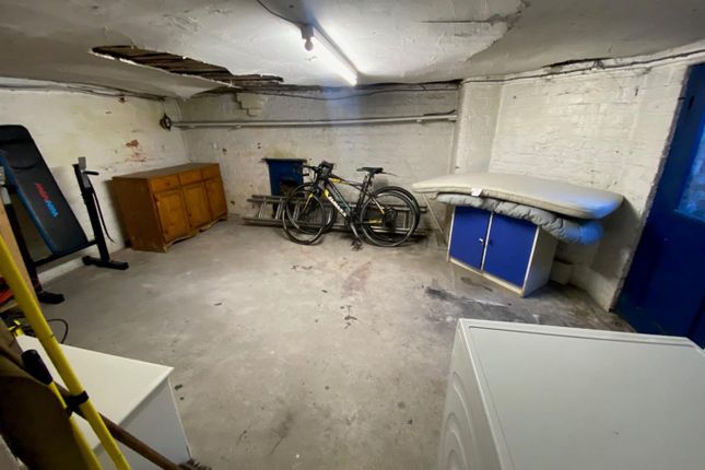 Fog Lane, Didsbury, Manchester M20, 4 bedroom semi-detached house for ...