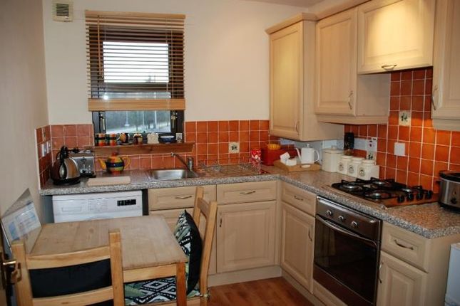 Main Street, Inverkip, Inverkip PA16, 2 bedroom flat to rent - 61818399 ...