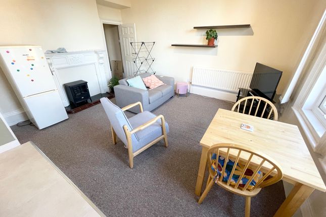 Staindrop Road, Darlington DL3, 2 bedroom flat to rent - 70348565 ...