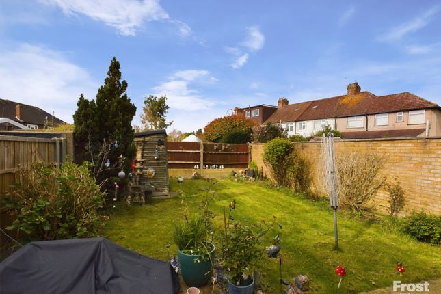 Clockhouse Lane, Ashford, Surrey TW15, 3 bedroom end terrace house for ...