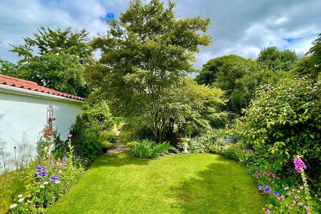 The Green, Finningley, Doncaster DN9, 3 bedroom cottage for sale ...