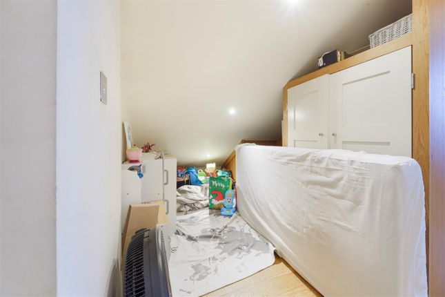 Sellincourt Road, London SW17, 2 bedroom detached house for sale ...