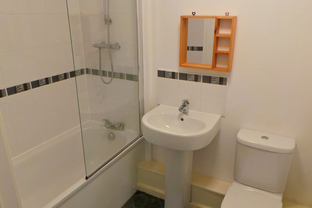 Church Beck Chase, Ringley Locks, Stoneclough M26, 2 bedroom flat to ...