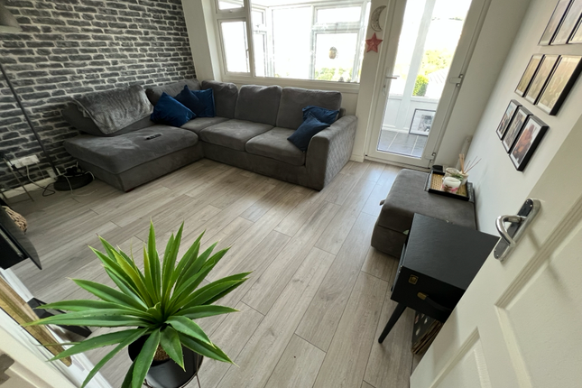 Deer Park Avenue Teignmouth Tq14 3 Bedroom Detached Bungalow To Rent