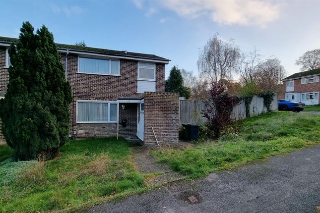 Primrose Close Purley On Thames Reading Rg8 3 Bedroom Semi Detached