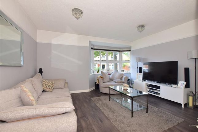 2 bed flat for sale in Handleys Court, Noak Bridge, Basildon, Essex ...