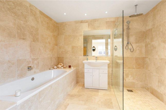 Wolverton Common, Tadley, Hampshire RG26, 4 bedroom bungalow for sale ...