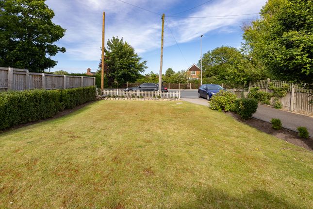 Common Edge Road, Blackpool FY4, 2 bedroom bungalow for sale - 67639464 ...