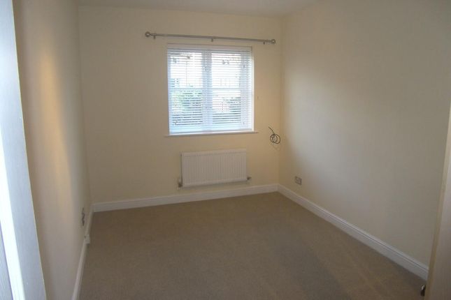 Deyncourt Gardens, Upminster RM14, 2 bedroom flat to rent - 66915935 ...