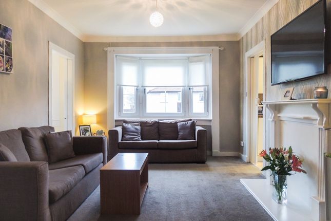 3 bed flat for sale in Castlemilk Road, Croftfoot, Glasgow G44 - Zoopla