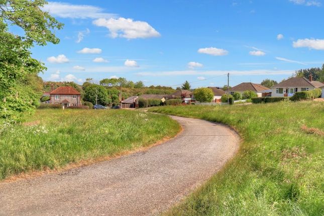 Handleton Common, Lane End, High Wycombe HP14, 3 bedroom detached house ...