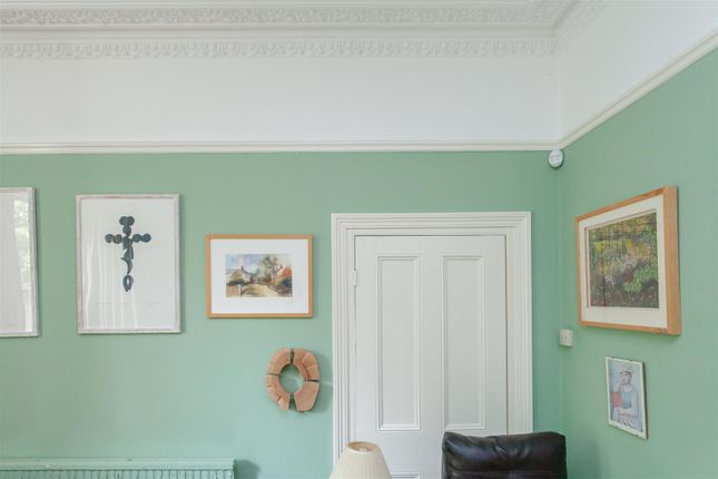 Queen Elizabeths Walk, London N16, 5 bedroom property for sale ...