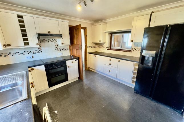 Chwilog, Pwllheli LL53, 4 bedroom detached house for sale - 68180276 ...