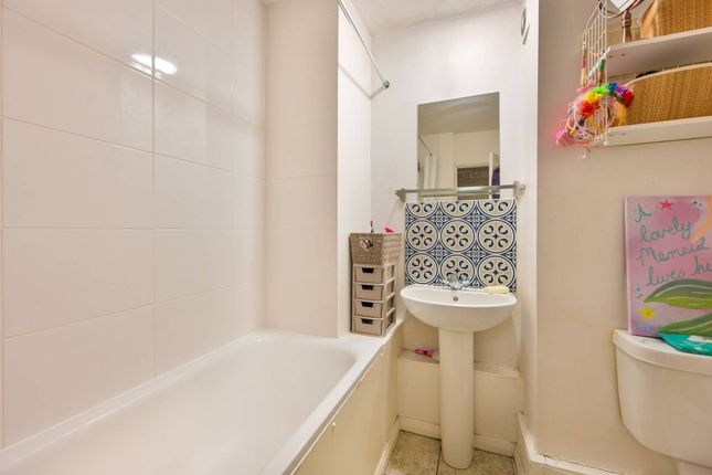 Freston Road, North Kensington, London W10, 1 bedroom flat for sale ...