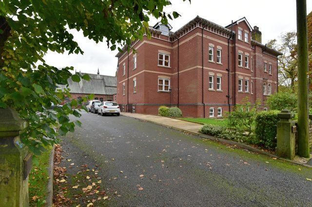 Heaton Moor Road, Heaton Moor, Stockport SK4, 2 bedroom flat for sale ...