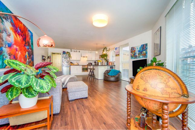 1 bed flat for sale in 233B Amhurst Road, London E8 - Zoopla