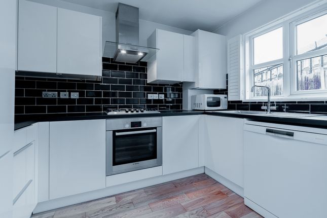 1 bed flat to rent in Axeford House, Hardel Rise, London SW2 - Zoopla