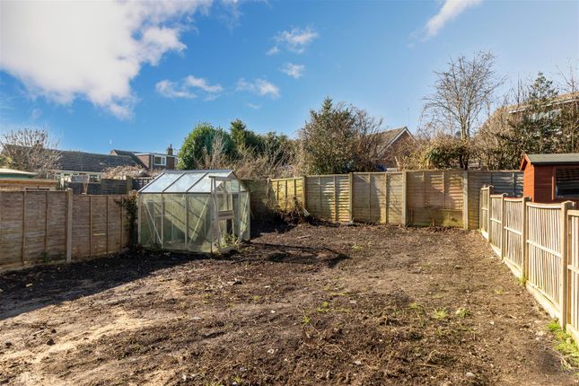 Findon Road, Findon Valley, Worthing BN14, 3 bedroom semi-detached ...