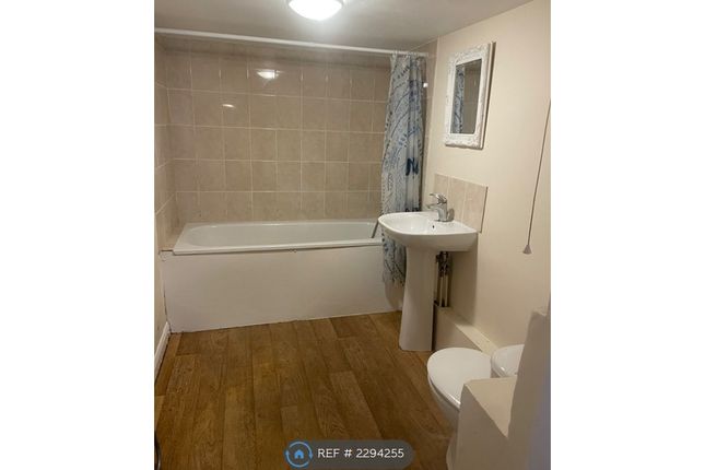 Devizes Road, Salisbury SP2, room to rent - 68896199 | PrimeLocation