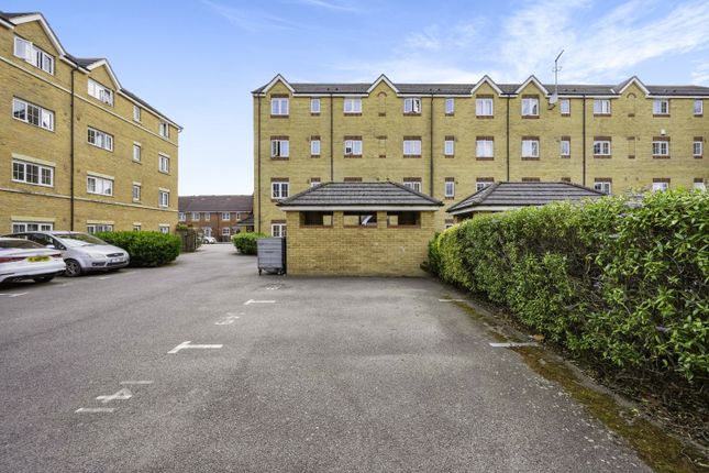 Henley Road, Bedford, Bedfordshire MK40, 2 bedroom flat for sale ...