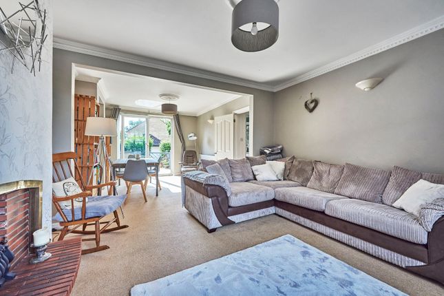 Chaul End Road, Caddington, Luton, Bedfordshire LU1, 3 bedroom semi ...