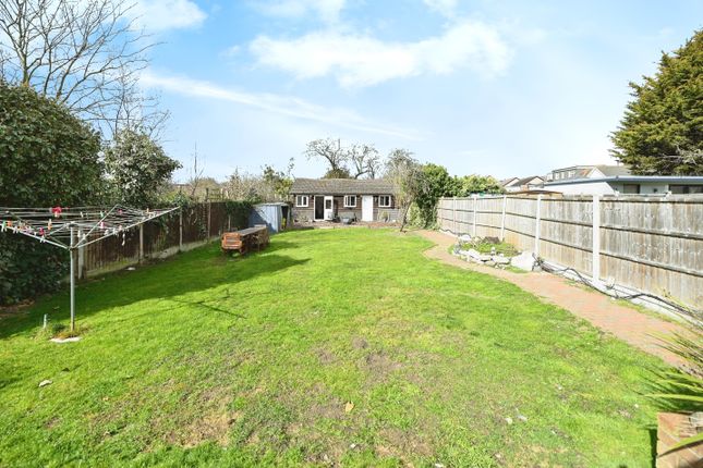 Chase Cross Road, Romford RM5, 4 bedroom bungalow for sale - 69797878 ...