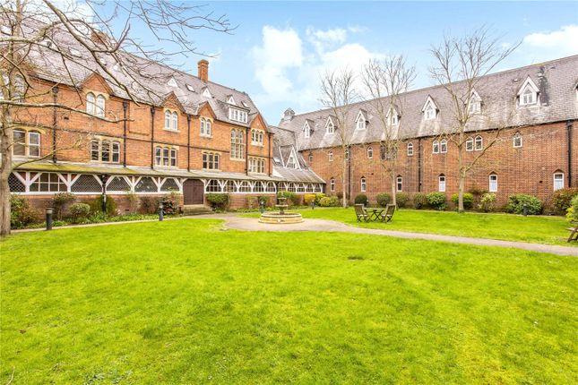 Convent Court, Hatch Lane, Windsor, Berkshire SL4, 3 bedroom flat for ...