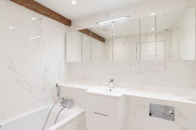 Starkey Castle Farm, Wouldham Road, Rochester, Kent ME1, 5 bedroom barn ...