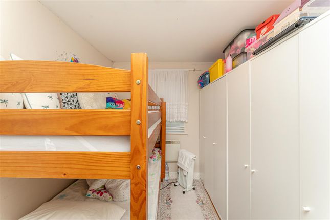 Colgate Place, Enfield EN3, 2 bedroom flat for sale - 69301692 ...